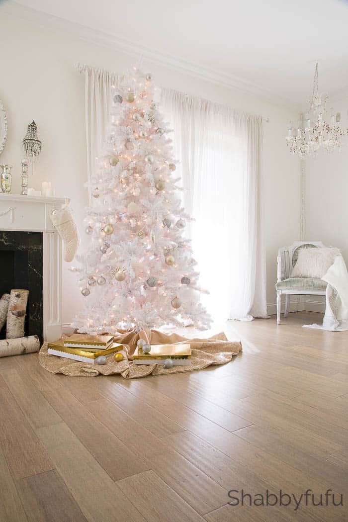 A Glistening Snowy White Flocked Christmas Tree - shabbyfufu.com