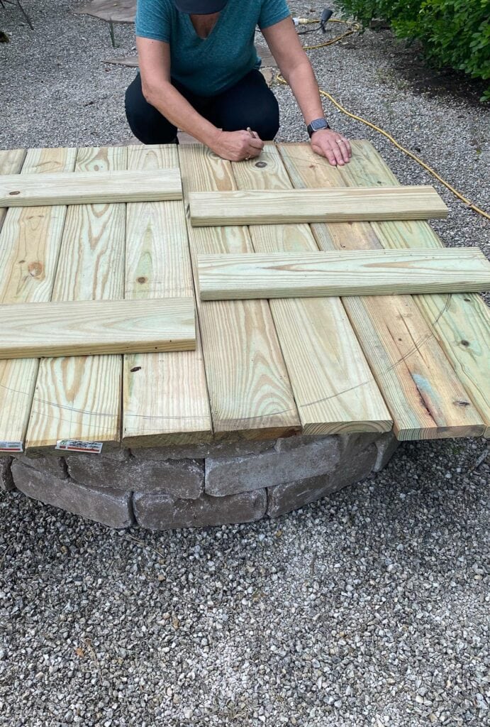 How To Build An Outdoor Fire Pit With A Cover - shabbyfufu.com
