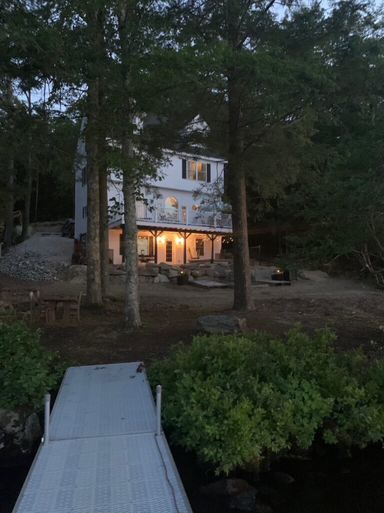 Romantic Vintage Style Lake House Tour - shabbyfufu.com