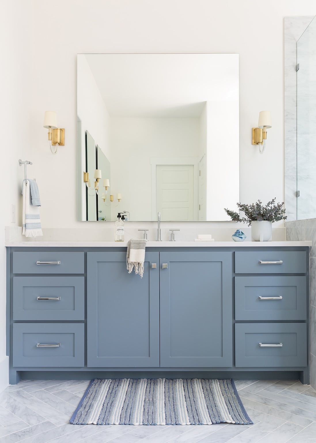Carolina Blue: Modern Coastal Allure New Home Tour - shabbyfufu.com