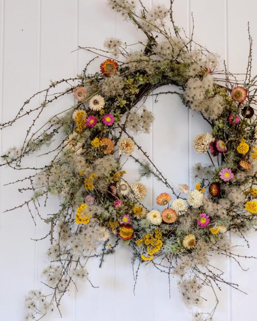 100 Best Christmas Wreath Ideas To Inspire You! - shabbyfufu.com