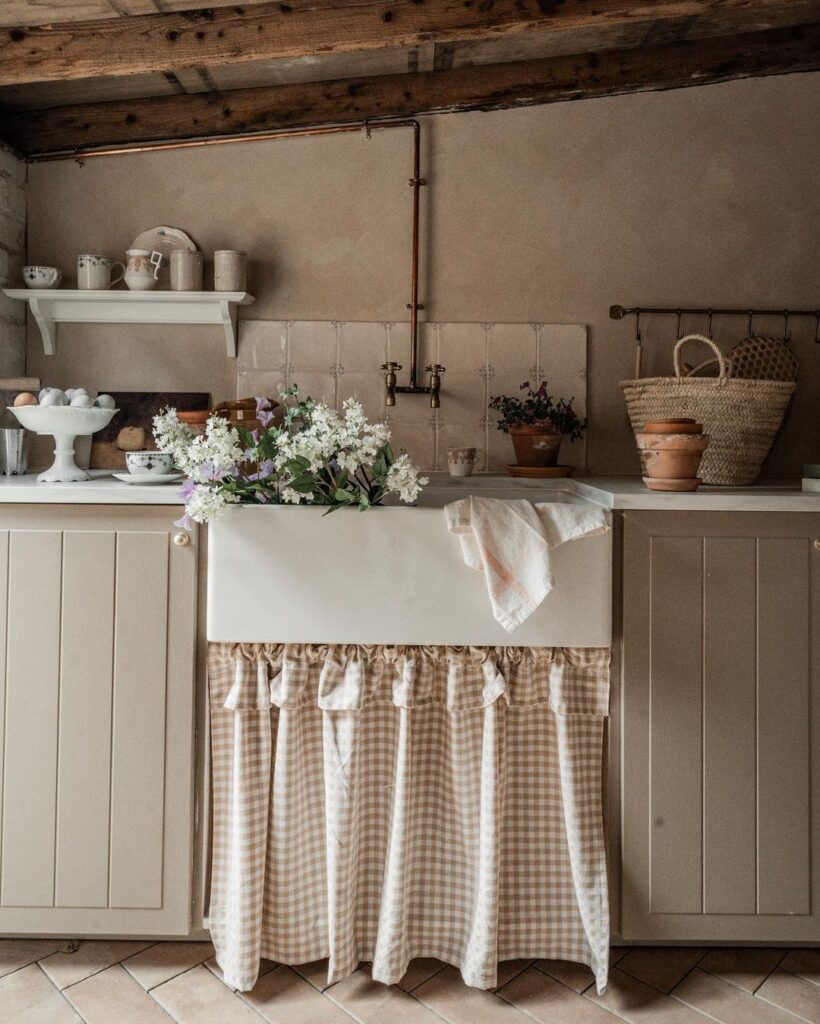 Timeless Allure: Exploring Old Homes and Their Unique Style (10 ...