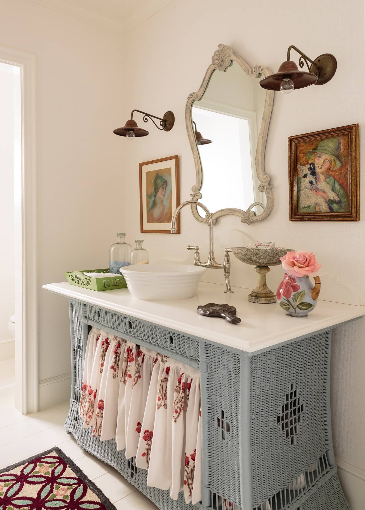 Bright English Beach Cottage Style In California - Home Tour ...