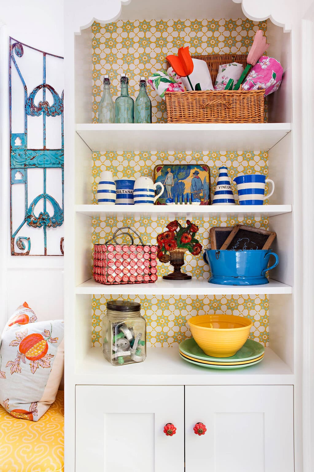 Bright English Beach Cottage Style In California - Home Tour ...