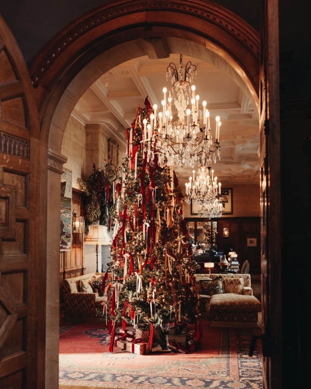 Nostalgic Holiday Decor: Creating Your Dream Vintage Christmas Tree ...