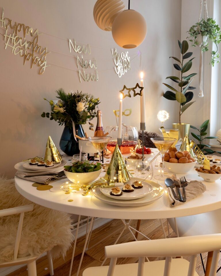 New Years Center Pieces: Stunning Tablescapes Ideas to Celebrate ...