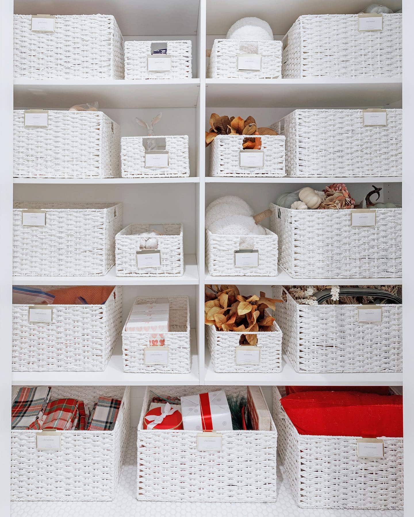 Holiday Decor Storage Ideas for Easy Use Next Year - shabbyfufu.com