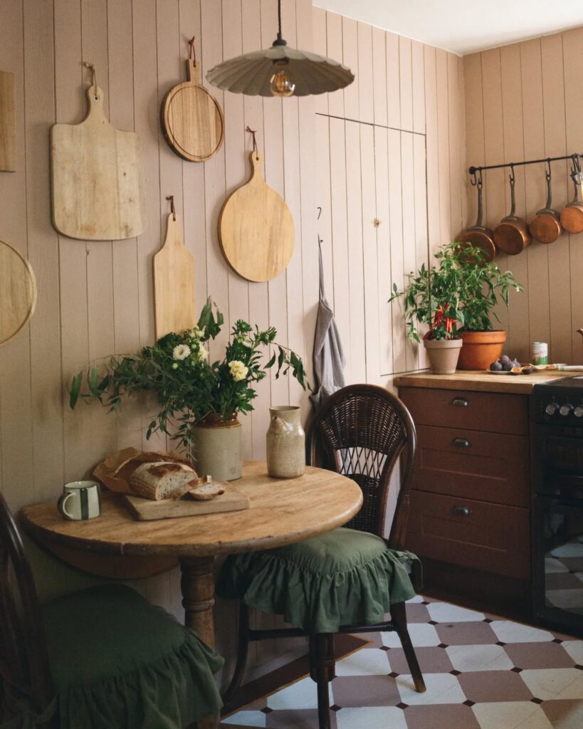 Cottage Core: Cozy Decor Ideas for a Vintage-Inspired Home