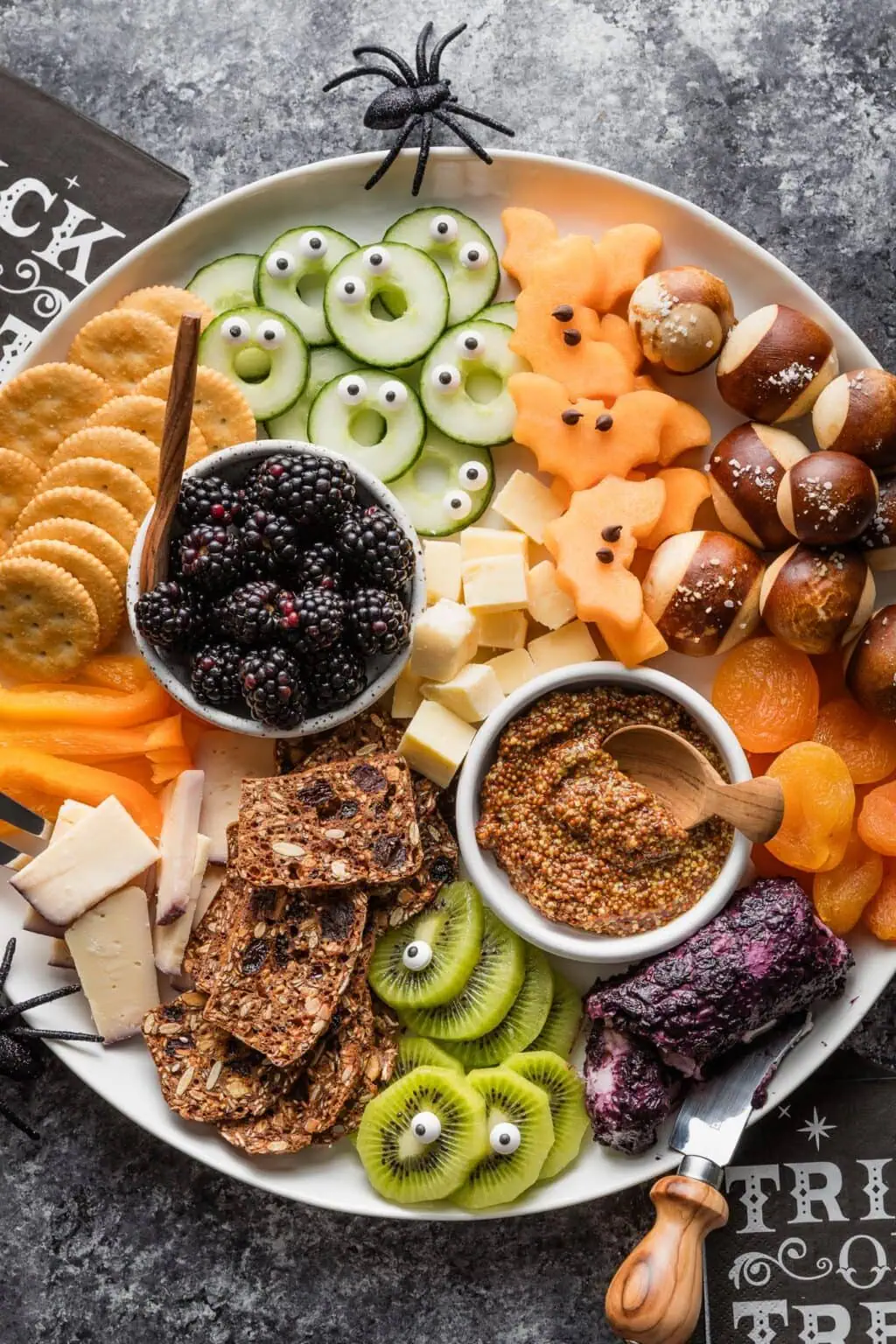 15+ Creative Halloween & Fall Boo Boards | Charcuterie Ideas